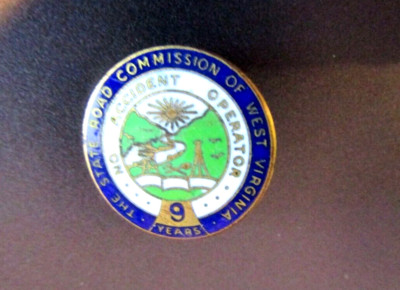 Vint Service Pin 9 YEAR State Road Commission WEST VIRGINIA No Accident ...