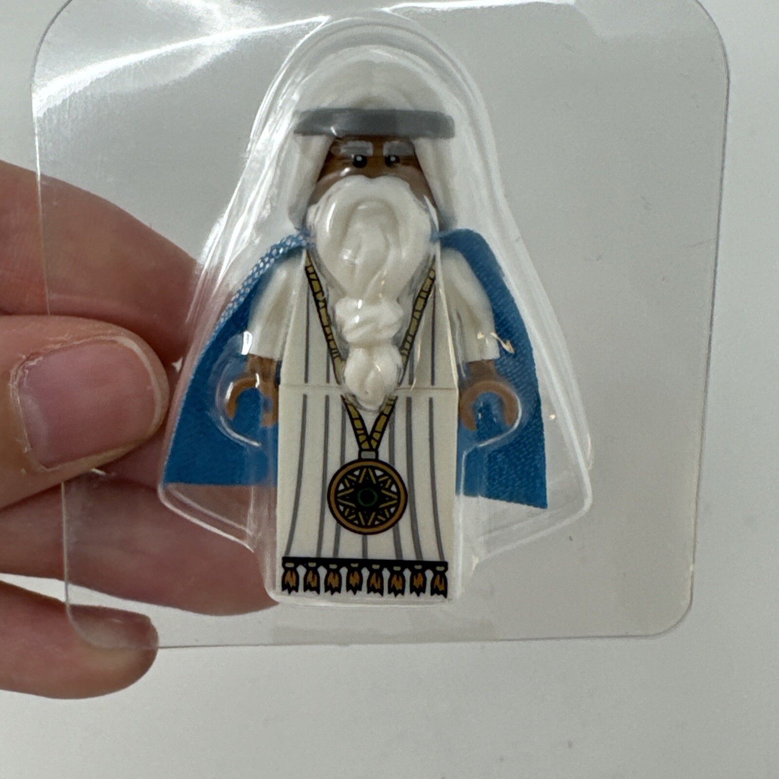 VITRUVIUS The LEGO Movie MiniFigure with Medallion and Black Eyes BRAND ...