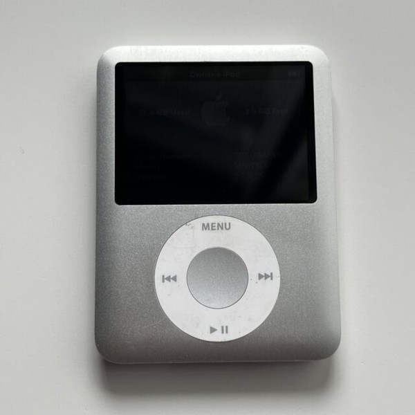 Apple iPod Nano 3rd Generation 4GB USB MP3 Player - Silver (MA978LL ...
