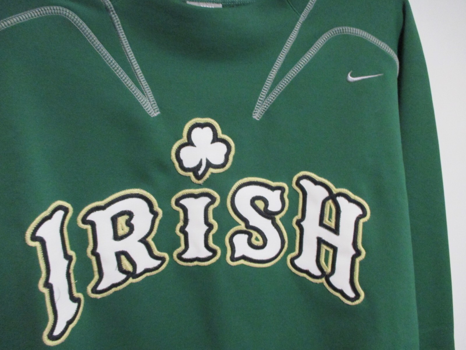 NIKE (IRISH) LEBRON JAMES HIGH SCHOOL THERMA FIT SWEA… - Gem