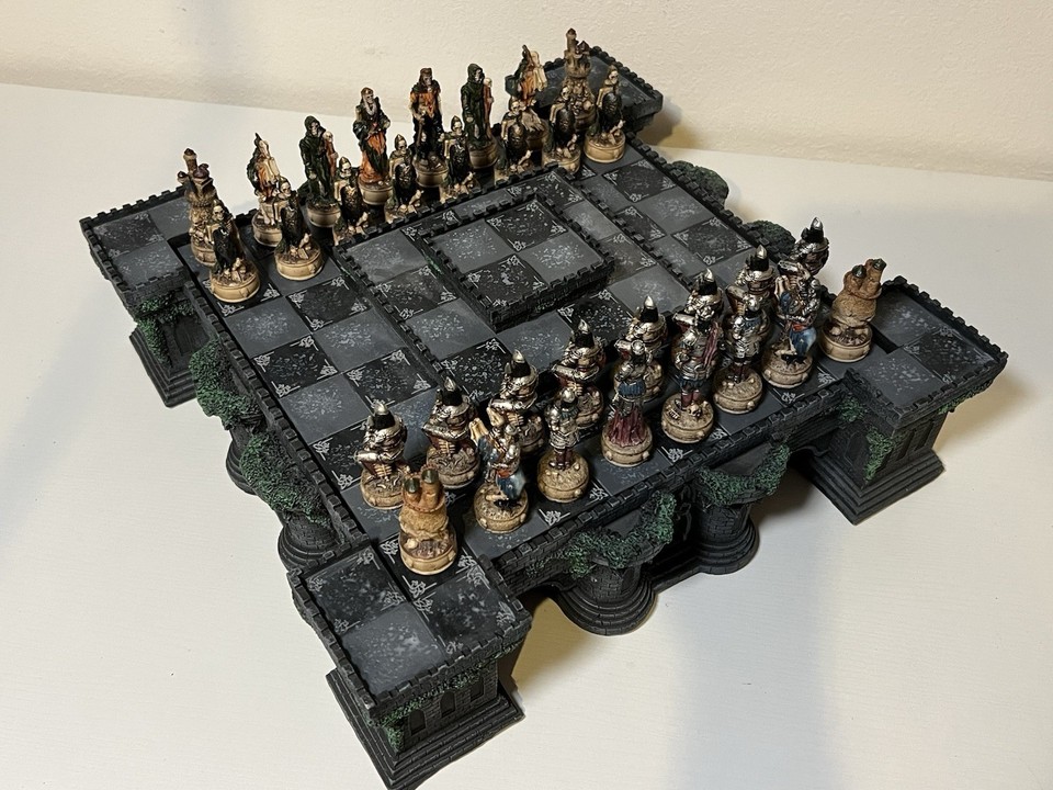 Mystical Creations Deluxe 3D Castle chess board & Italfama Skeleton ...