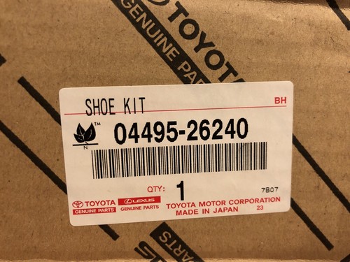 Genuine Toyota Tacoma Hiace Sienna Rear Brake Shoe Set 04495-26240 OEM ...