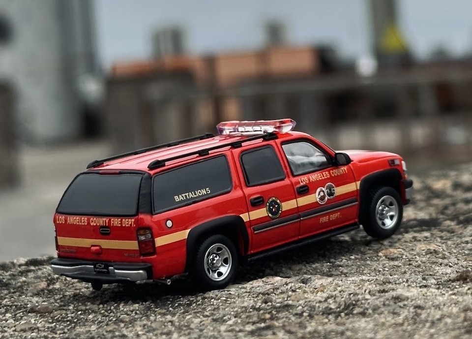 EY MK HEC 1:64 2003 Red Suburban USCP LAFD Fire SUV Model Diecast ...