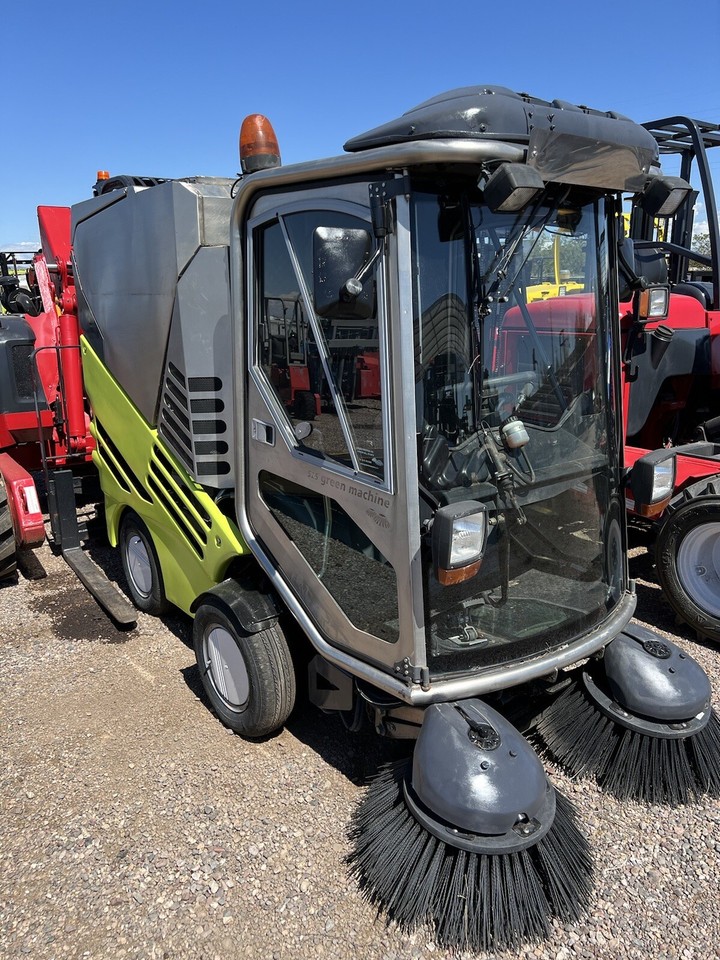 2005 GREEN MACHINE 525 STREET SWEEPER KUBOTA ENGINE 636 TENNANT | eBay