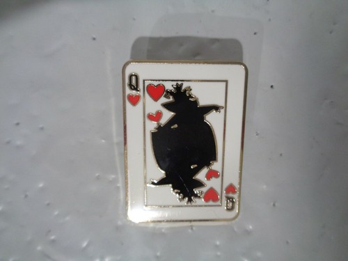 Loungefly / Disney - Queen of Hearts Playing Card Pin - Alice ...