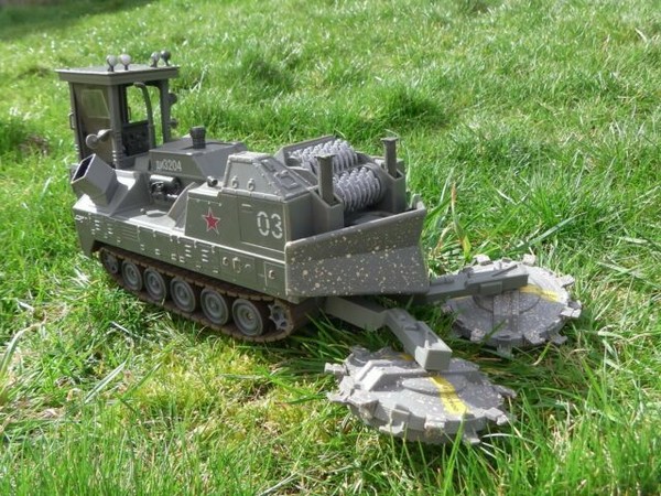 Hasbro Indiana Jones Kingdom Crystal Skull Jungle Cutter Vehicle Tank ...