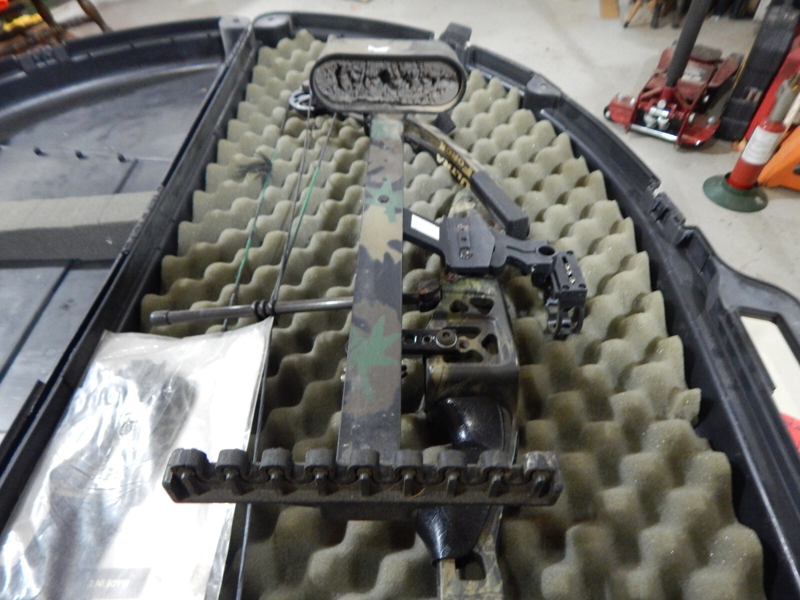 RH High Country Ultra Force Compound Bow 70lb & Lots Of Extras in Case ...