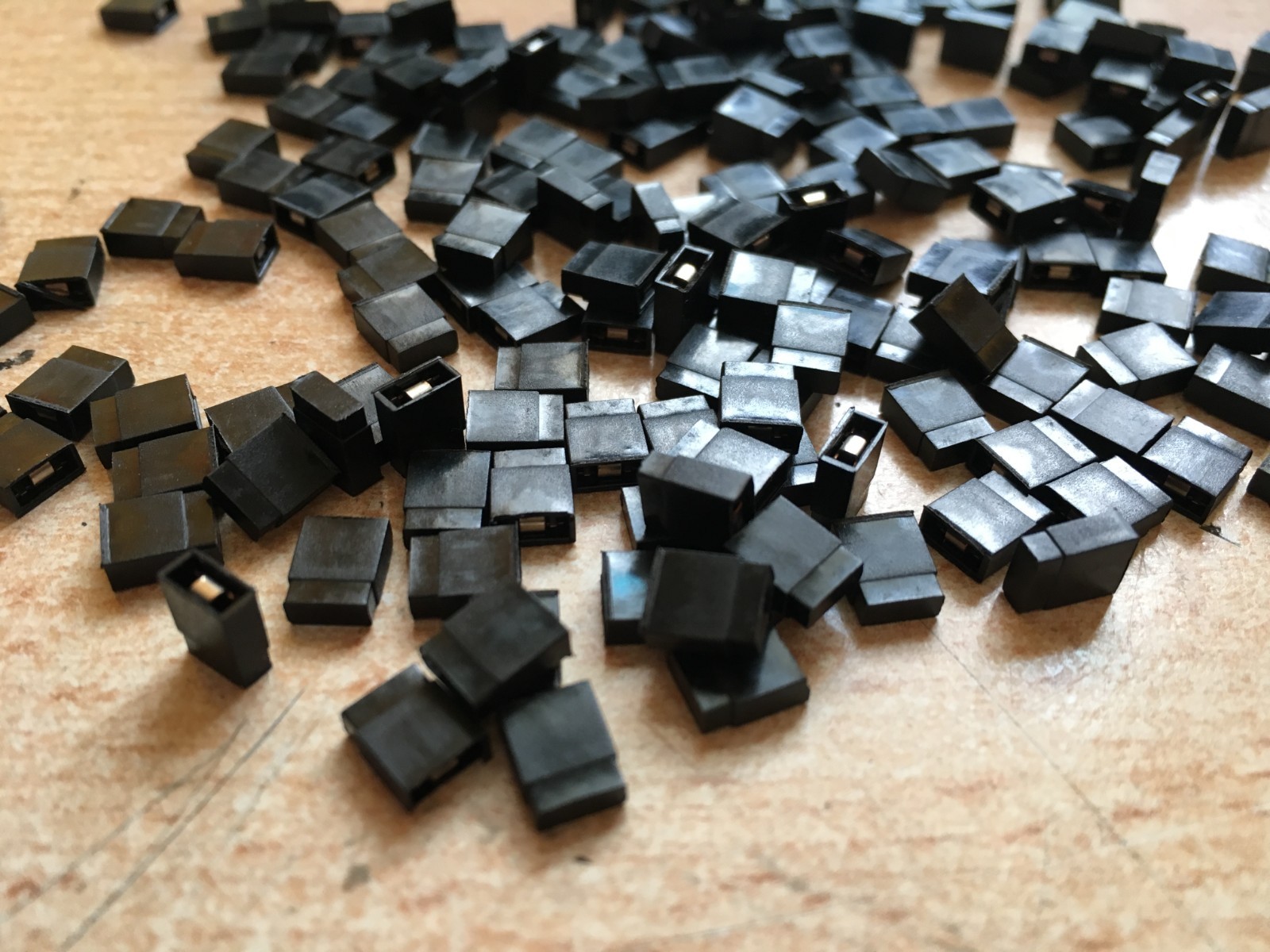 JUMPER SOCKETS BLACK Part number M7767-05 pitch 2.54mm H - 6.3mm Z2979 ...