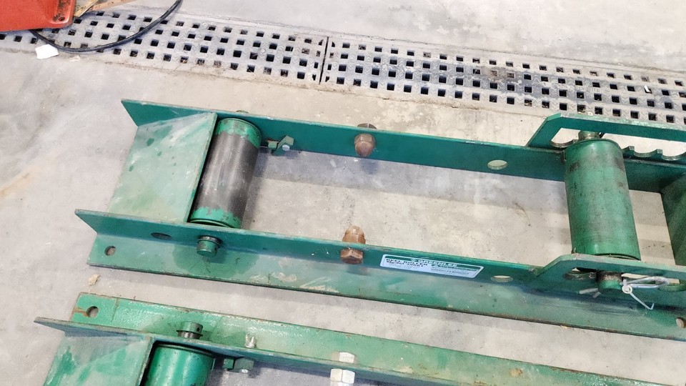 Pair of Greenlee 39661 Reel Roller Cable Dispenser Built In Loading ...