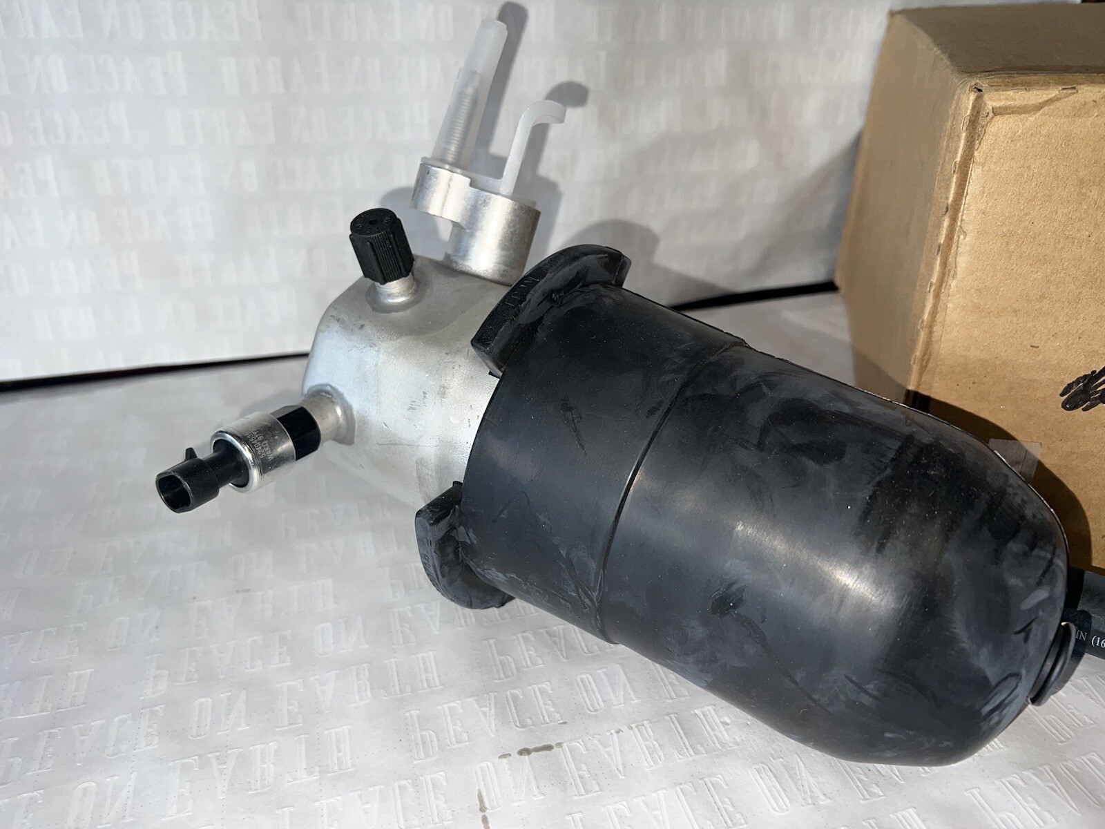 Genuine GM Valve Cover 25203036 for sale online | eBay