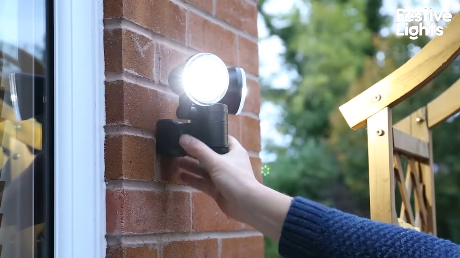 Battery LED PIR Motion Sensor Security Outdoor Twin Adjustable Wall ...