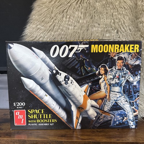 AMT James Bond 007 Moonraker Space Shuttle Booster 1:200 Model Kit 1208 ...
