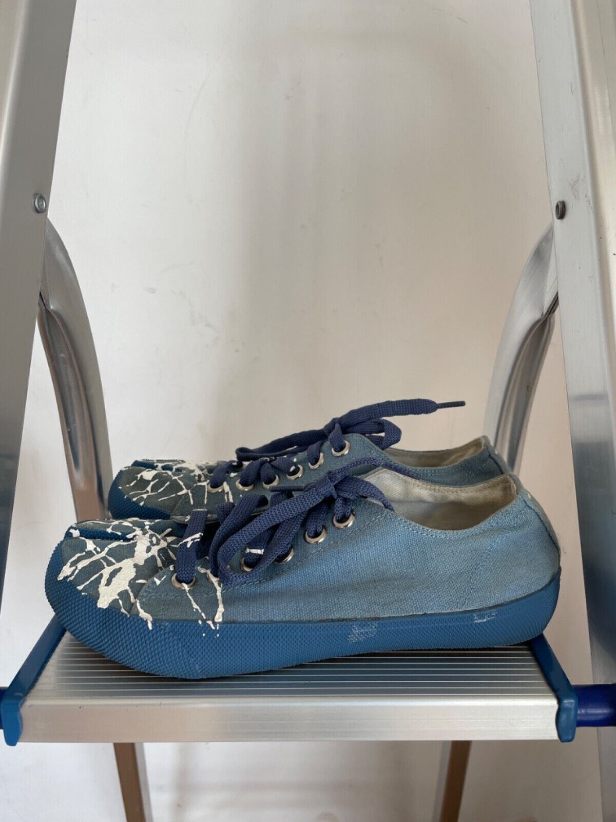 MAISON MARGIELA MM22 PAINT SPLATTER CANVAS TABI SNEAK… - Gem