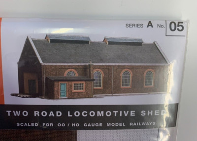 🚂🚂 Superquick A5 OO Gauge Two Road Engine Shed Card Kit 🚂🚂 639340000052 ...