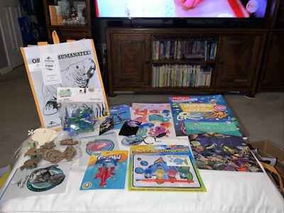 SEAWORLD REUSABLE BAG,BUNDLE NECKLACE,SHIRT PINS,KEYCHAIN,PATCHS,BOOKS ...