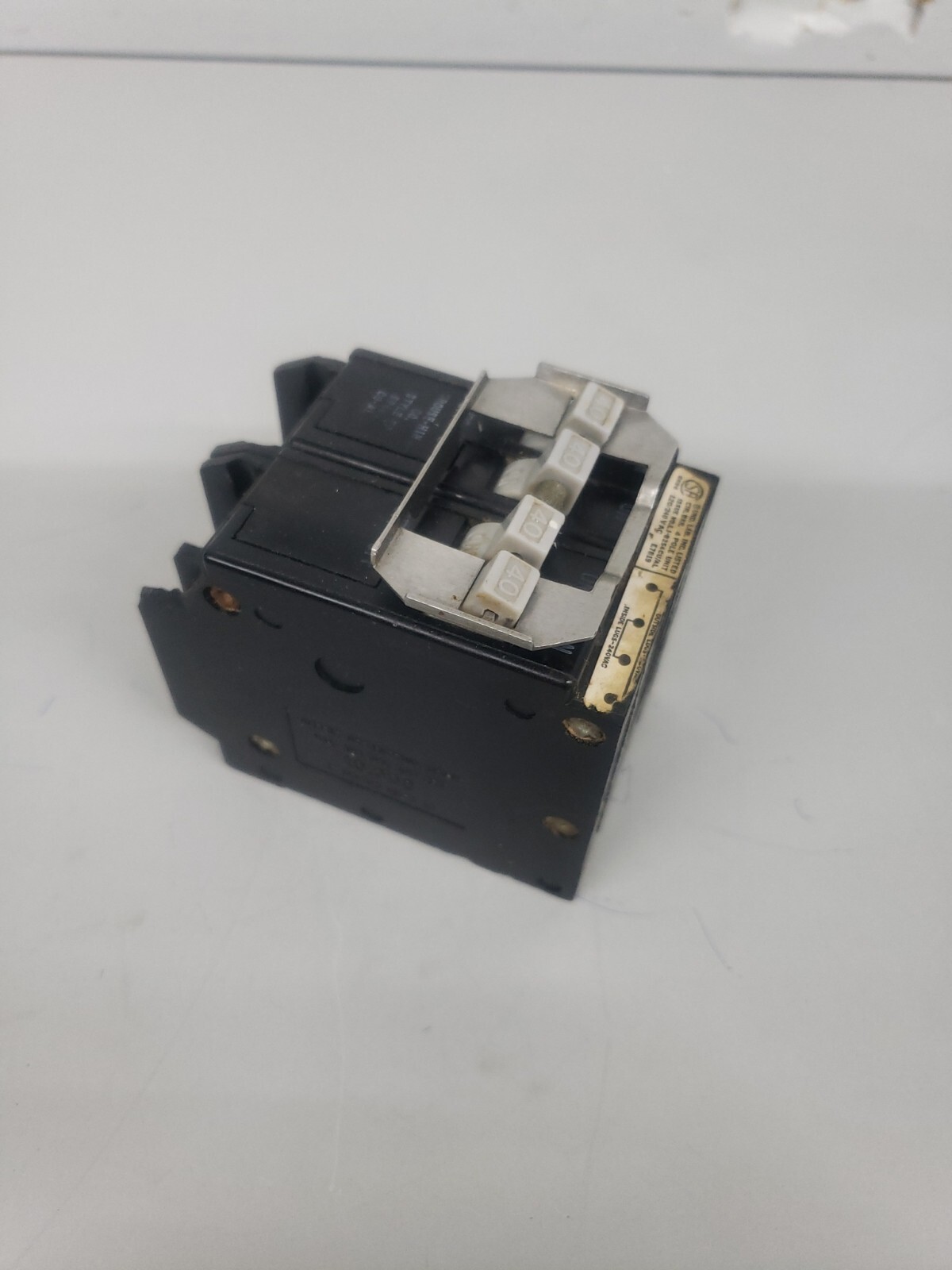 Crouse-Hinds Quad Circuit Breaker EP440 2P 40/40-40/40 Amp *Grey Handle *Damaged | eBay