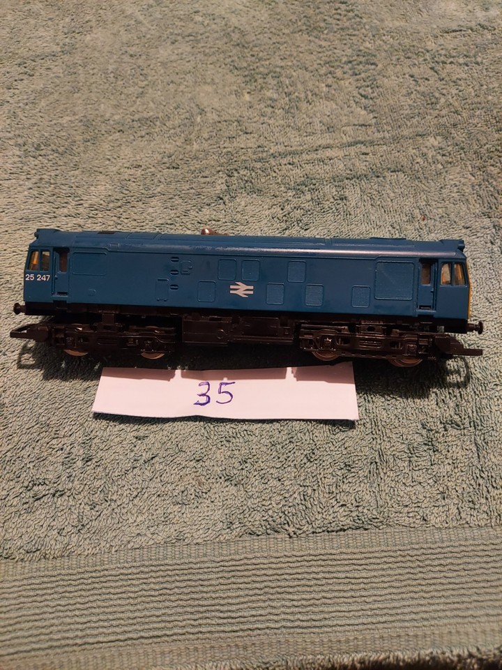 HORNBY/TRIANG OO GAUGE R068 BR CLASS 25 DIESEL LOCOMOTIVE 25247 | eBay UK