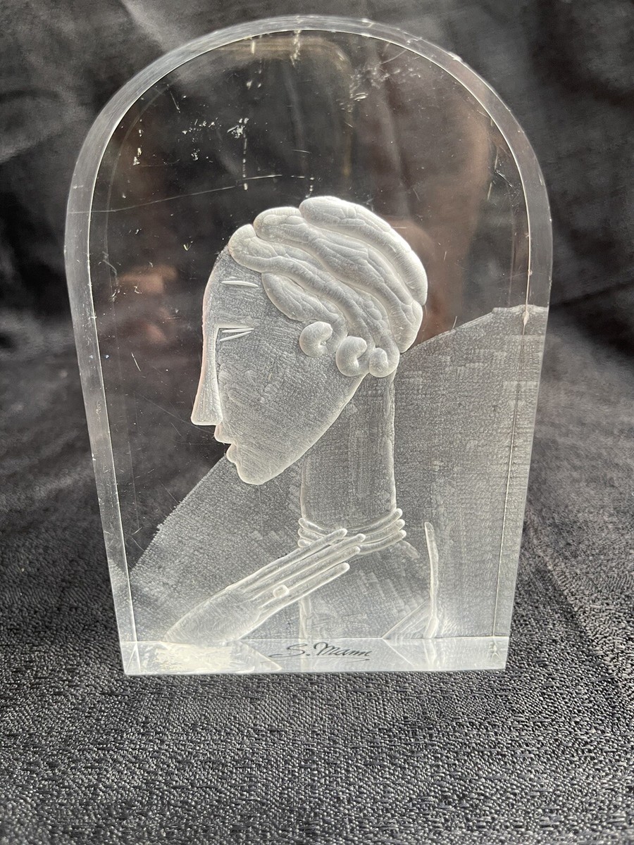 Acrylic Sculptures And Statues Signed David Muniz Acrylic/Lucite