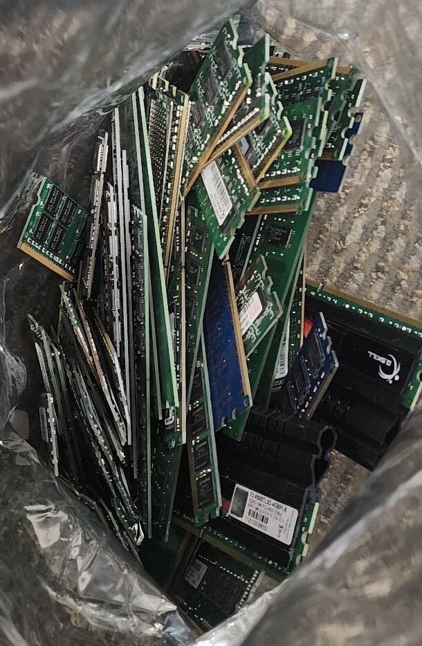 2LBs 9.6 oz lot Memory RAM GOLD RECOVERY Computer Parts Precious Metal ...