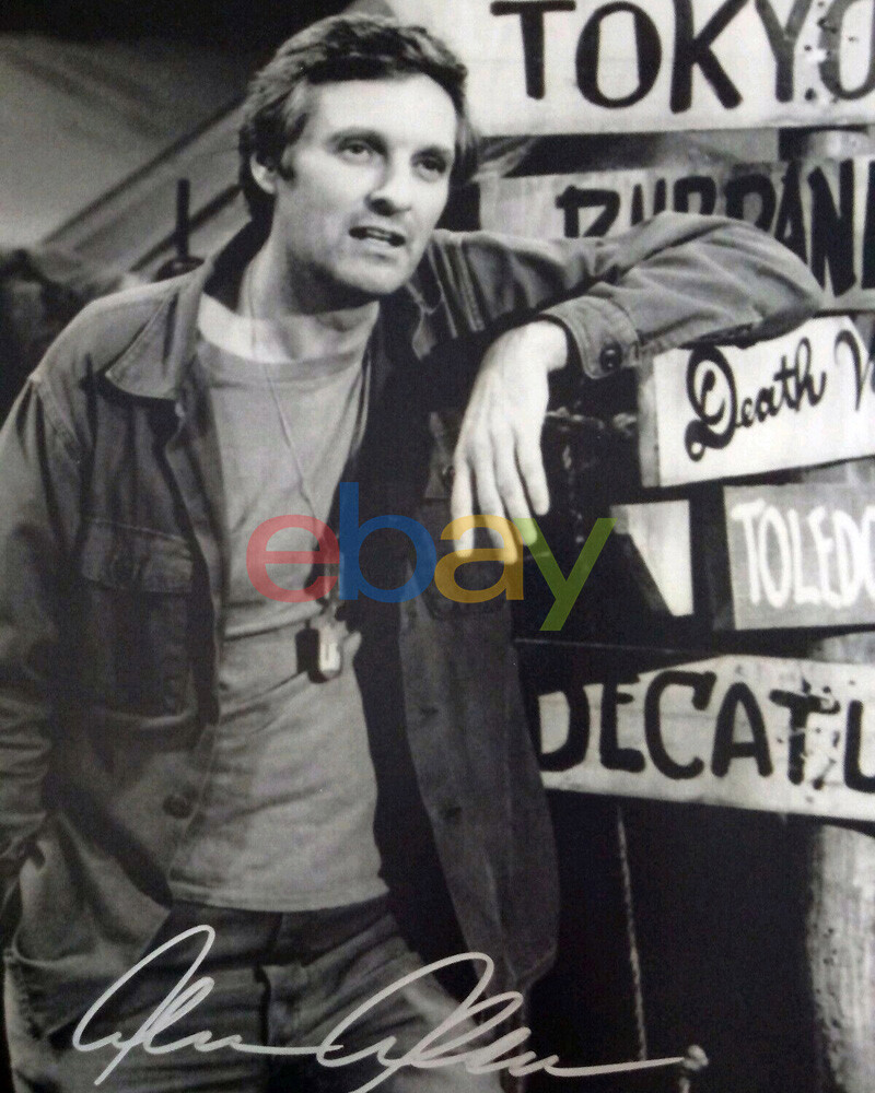 ALAN ALDA - SIGNED AUTOGRAPHED 8X10 PHOTO - HAWKEYE PIERCE MASH 4077 ...
