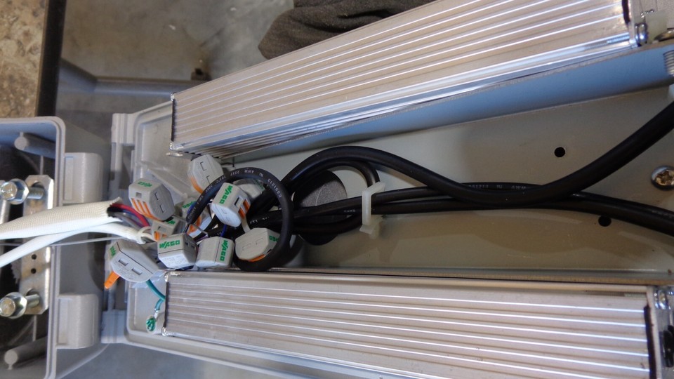 Eaton Verdeon VERD-M, 251 Watt LED Roadway Luminaire 120/277 Volt | eBay