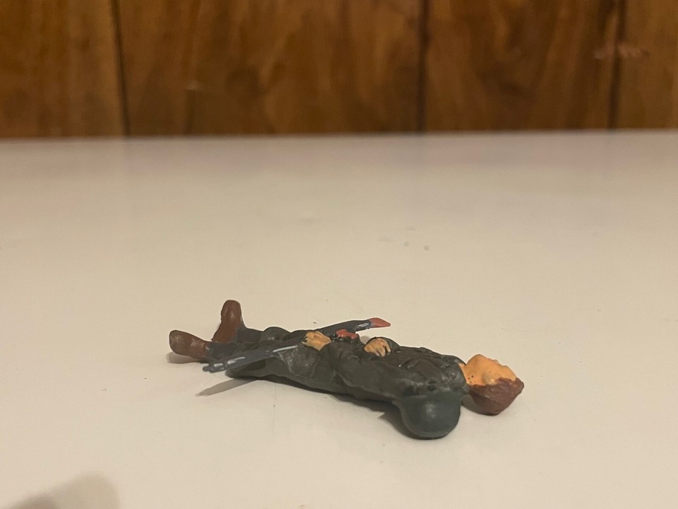 1/32 plastic WWII 5 German soldiers in WW2 Uniform CTS Airfix Louis ...