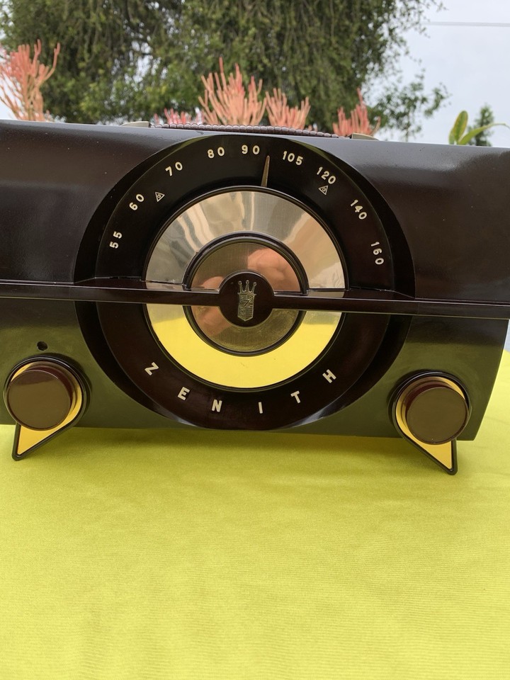 Vintage All Original Beautiful Zenith Bakelite Tube Radio Circa 1950S ...