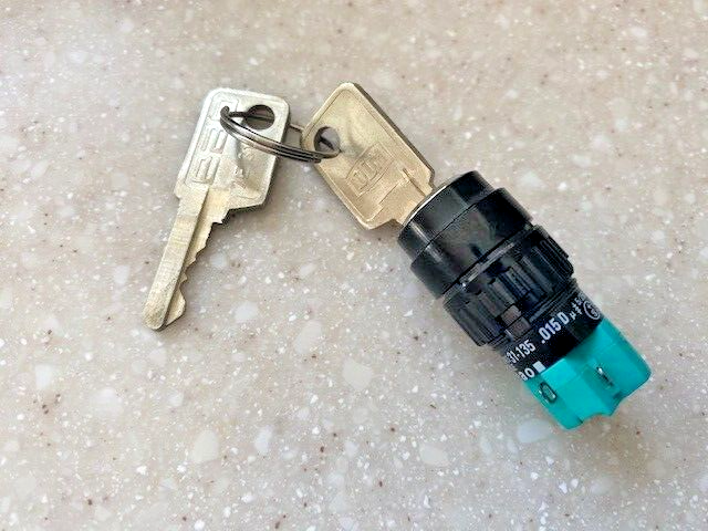 2pc EAO KEY SELECTOR SWITCH 31-135.015-D new | eBay