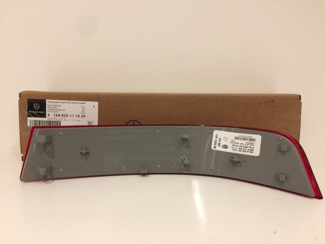 Genuine MERCEDES BENZ X164 GL LH Rear Bumper Reflector Lens A1648201174 ...