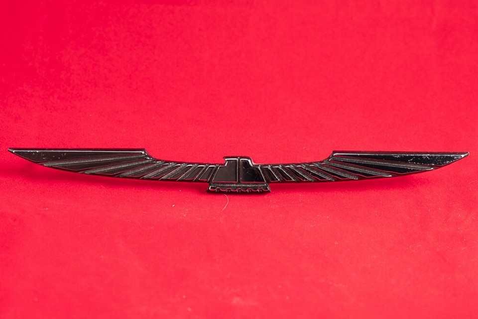 1985 1986 Ford Thunderbird T-Bird Grille Ornament Emblem Badge | eBay