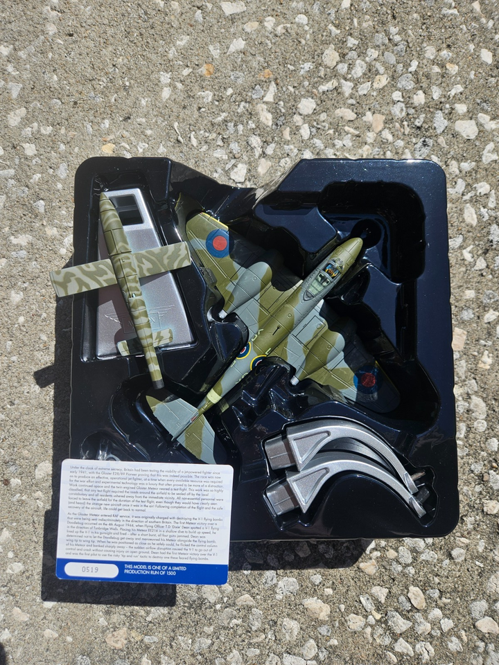 1:72 scale Corgi Gloster Meteor F1 AA27403 w/V1 'Doodlebug' 616 Sqdn ...