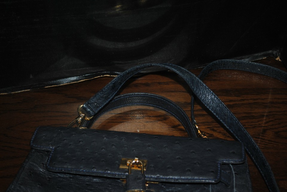 Beautiful Black Unbranded Purse with Unique Lock and Key Closer | eBay