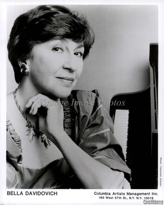 1993 New York Bella Davidovich Portrait Necklace 8X10 Historic Vintage ...