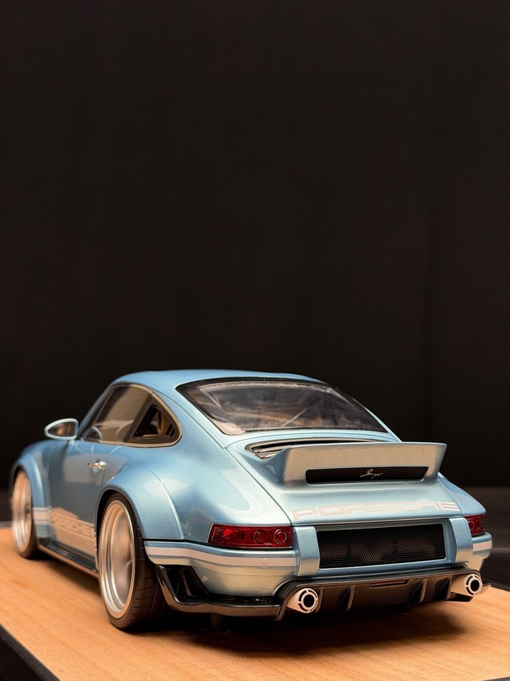Porsche 911 Singer DLS (Ice Blue) [Modèle IVY] échelle 1:12 | eBay