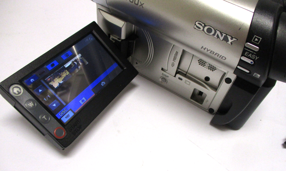 Sony HandyCam DCR-DVD650 NTSC Mini DVD Camcorder Video Camera Works ...