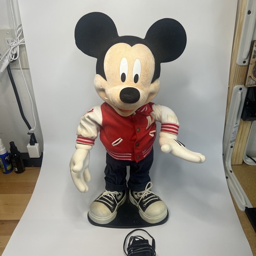 Blue Ridge Animatronic Mickey Mouse, Around the Clock Plug in Works ...