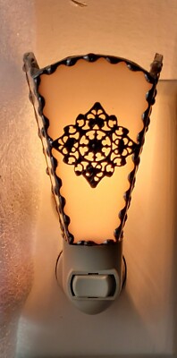 Plug in Wall Night Light Stained Glass Victorian Design Champagne Beige ...