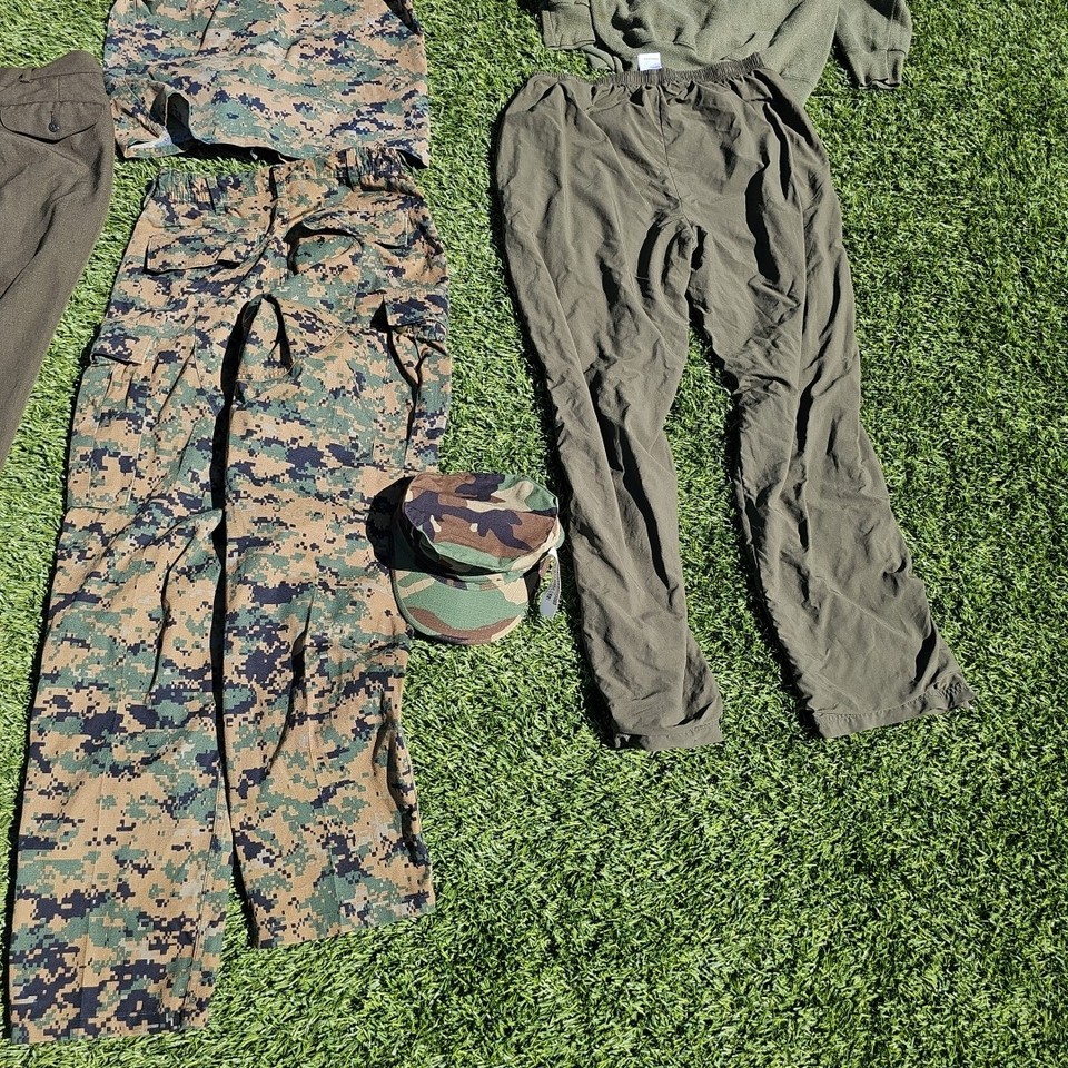 USMC Uniform Mixed Lot Cammies Dress Male Female Medals Marine Corp ...