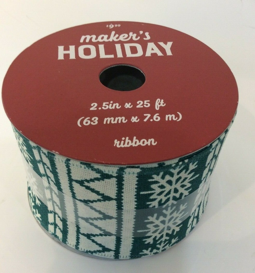 Maker's Holiday Christmas Snowflake Green & White 2.5 inch 25 ft Wire ...