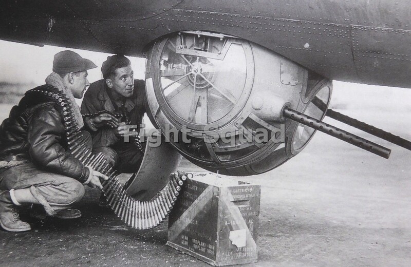 WW2 Picture Photo Crew Load Guns bottom turret of the US B-17 bomber ...
