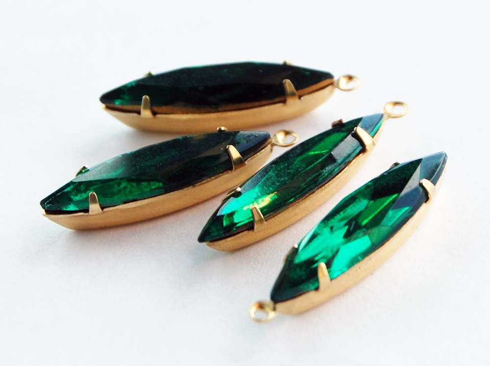 VINTAGE GLASS MARQUIS NAVETTE PENDANT BEADS 24x6mm MANY COLORS IN STOCK ...