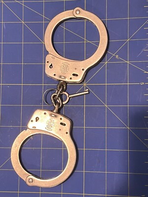 Early Smith & Wesson handcuffs Pat. pending | eBay