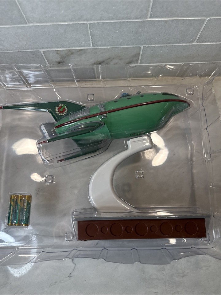 Futurama QMx Quantum Mechanix Master Series Light-Up Planet Express ...