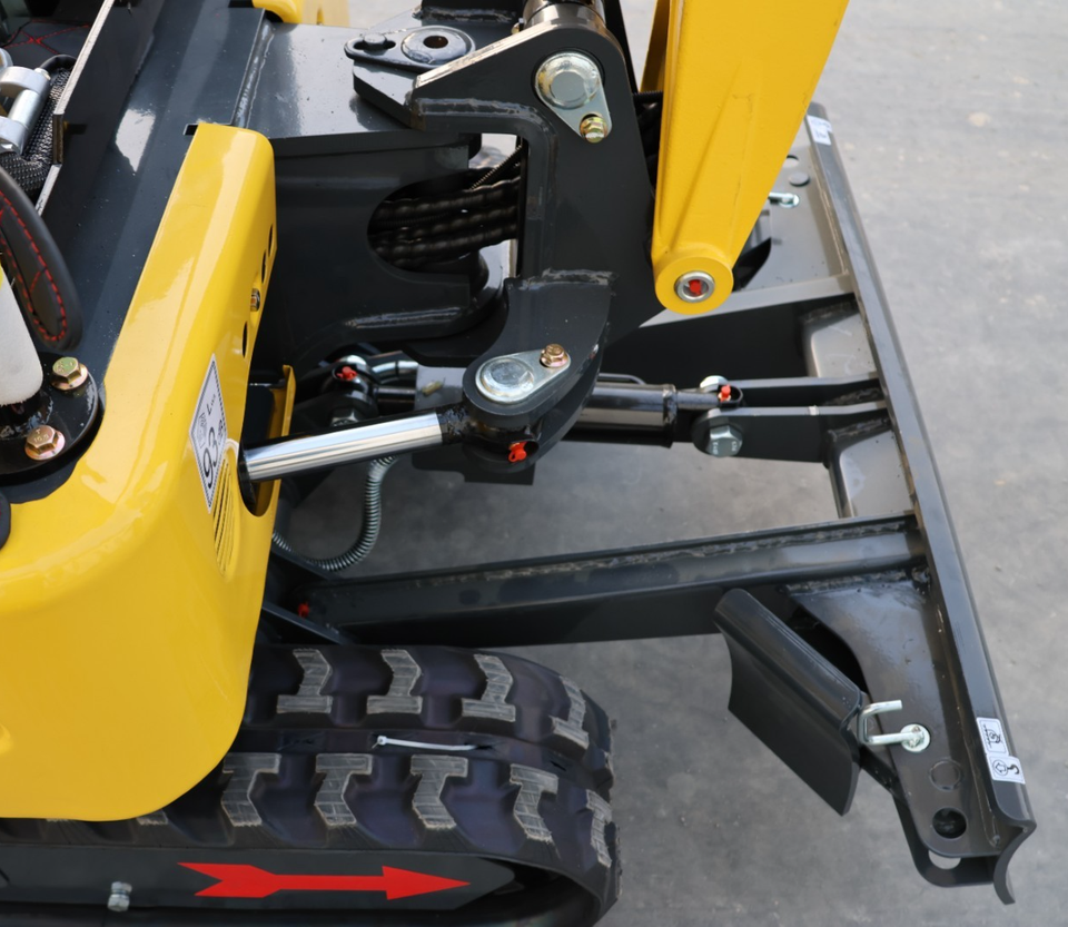 Mini Excavator Kubota Engine Telescopic side swing Tracked 1.8T Digger ...