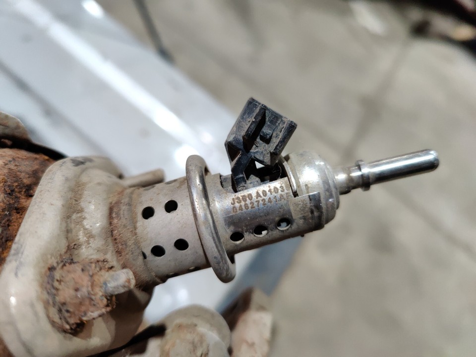 OEM 6.7 DODGE RAM Diesel Exhaust Fluid Injector DEF MOPAR 4627241AF ...