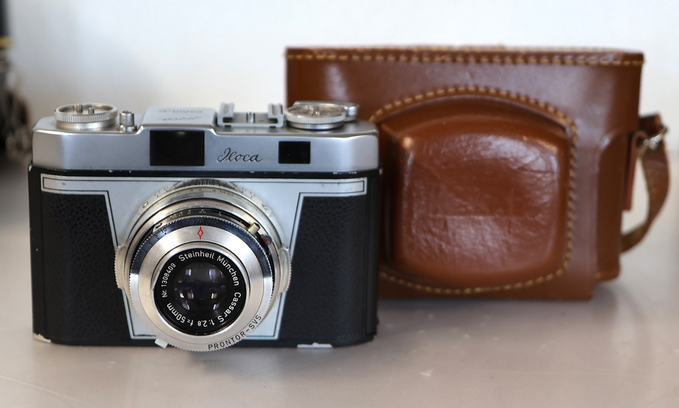 Lot of 3: 1950-70s 35mm Film Cameras w/Lenses [Praktica, Voigtlander ...