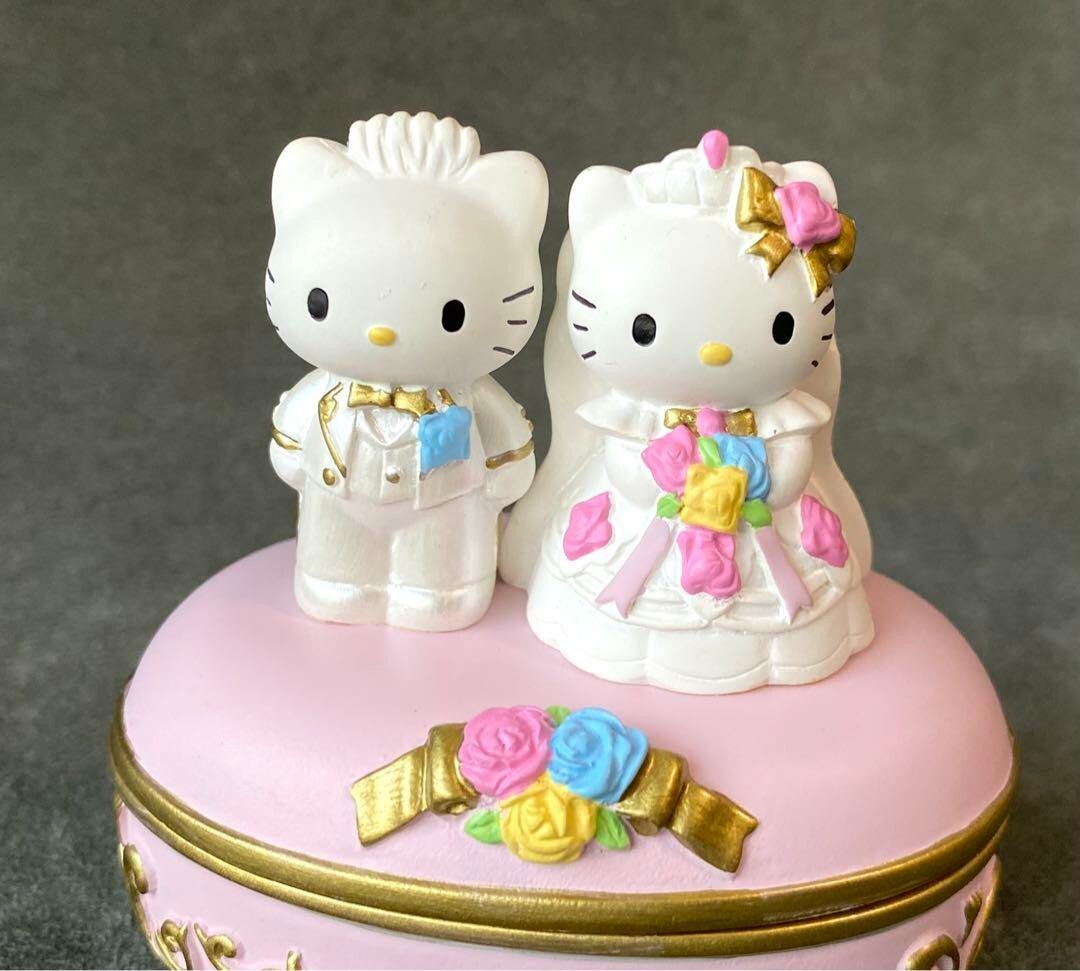 Hello Kitty And Dear Daniel Wedding Cake Topper