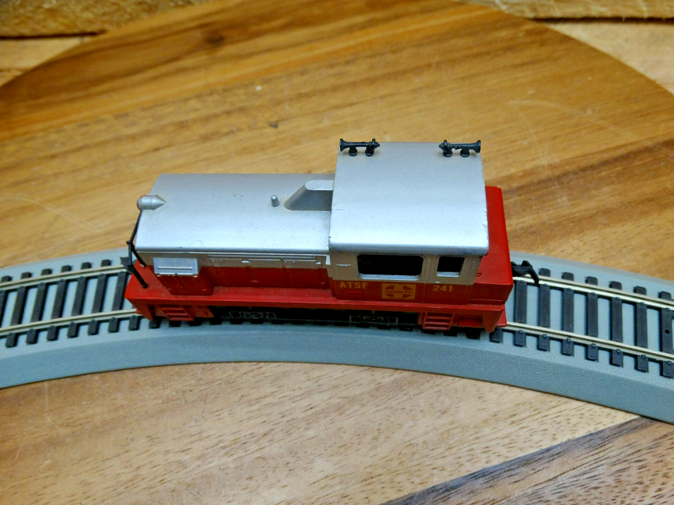 TYCO HO Scale Santa Fe 741 Diesel Electric Port Side Locomotive ...