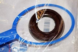 GM 19258416 Auto Trans Output Shaft Seal | eBay