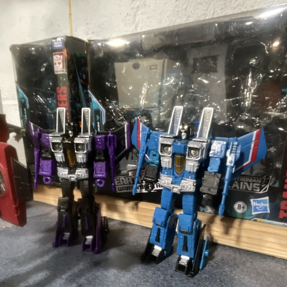 Hasbro Transformers Decepticon Seekers Thundercracker & Skywarp 2 Pack ...